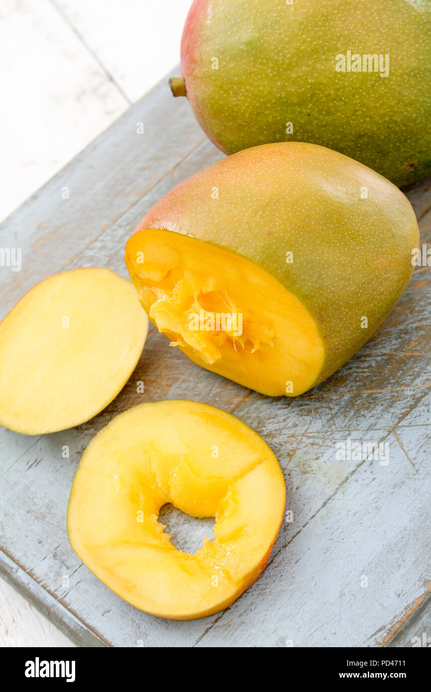 preparing fresh mango Stock Photo - Alamy