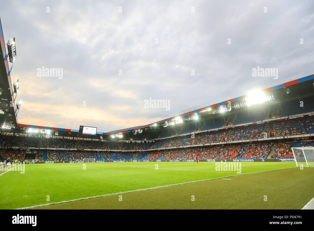 Beautiful soccer fans hi-res stock photography and images - Alamy