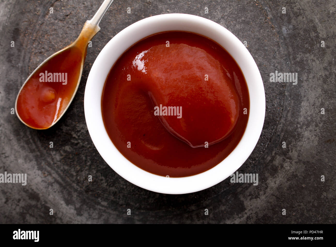 fresh tomato ketchup in dish Stock Photo - Alamy