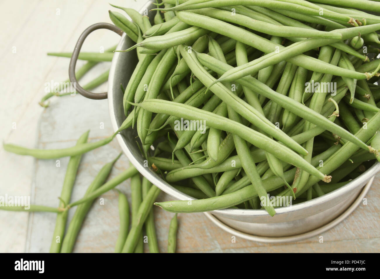 preparing fine green beans Stock Photo - Alamy