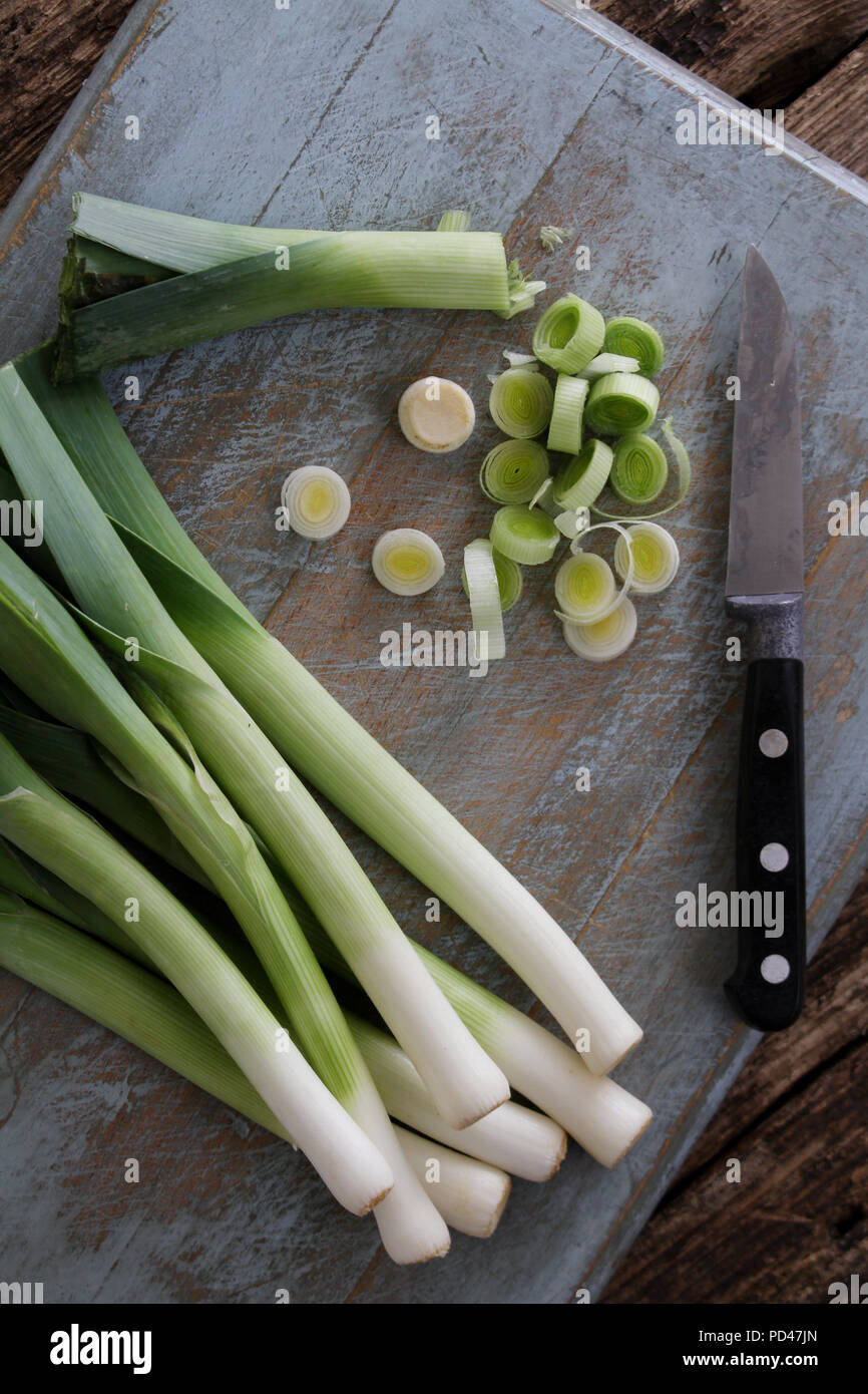 preparing fresh leeks Stock Photo - Alamy