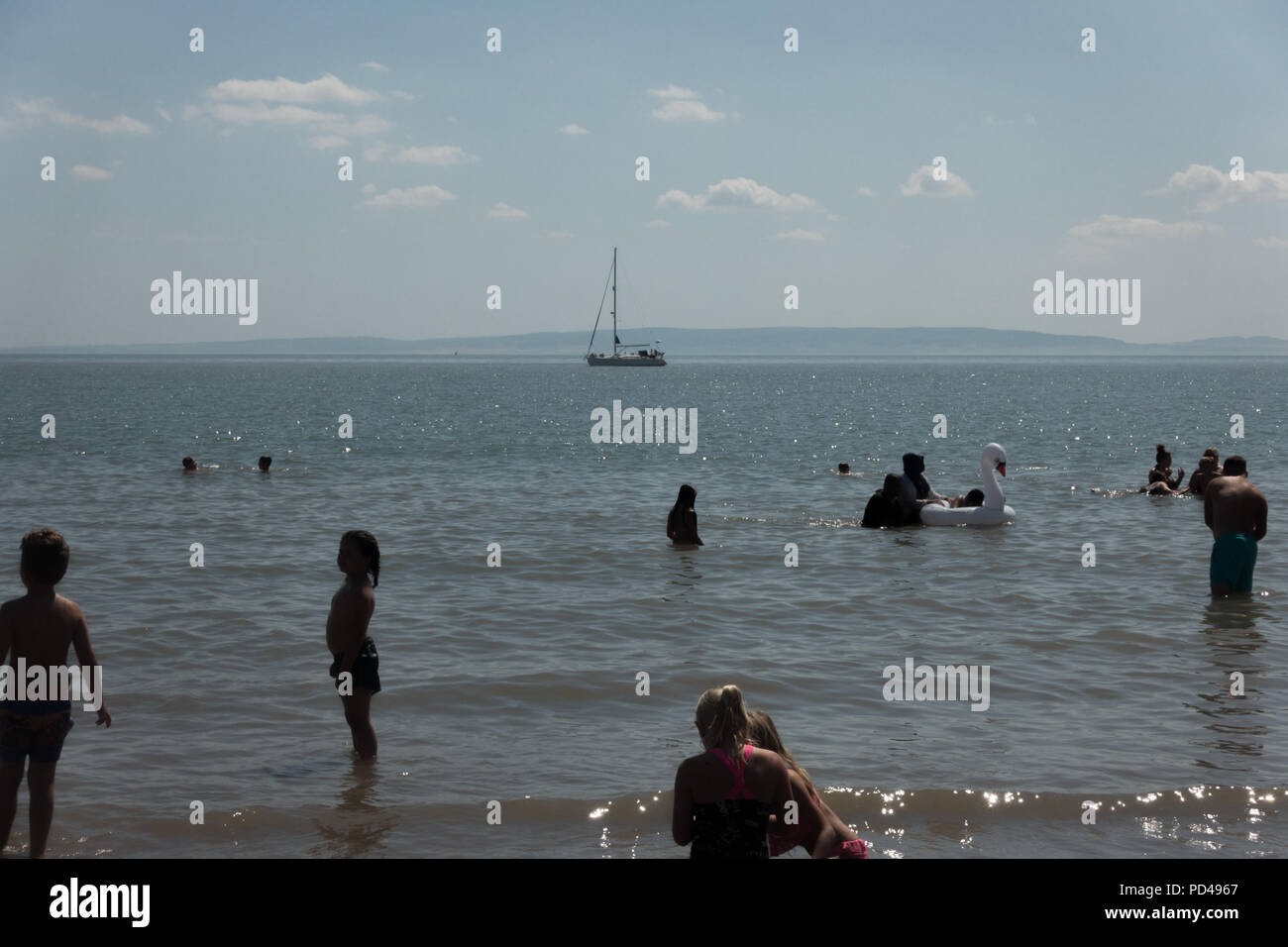 People relax on beach barry island hi-res stock photography and images ...