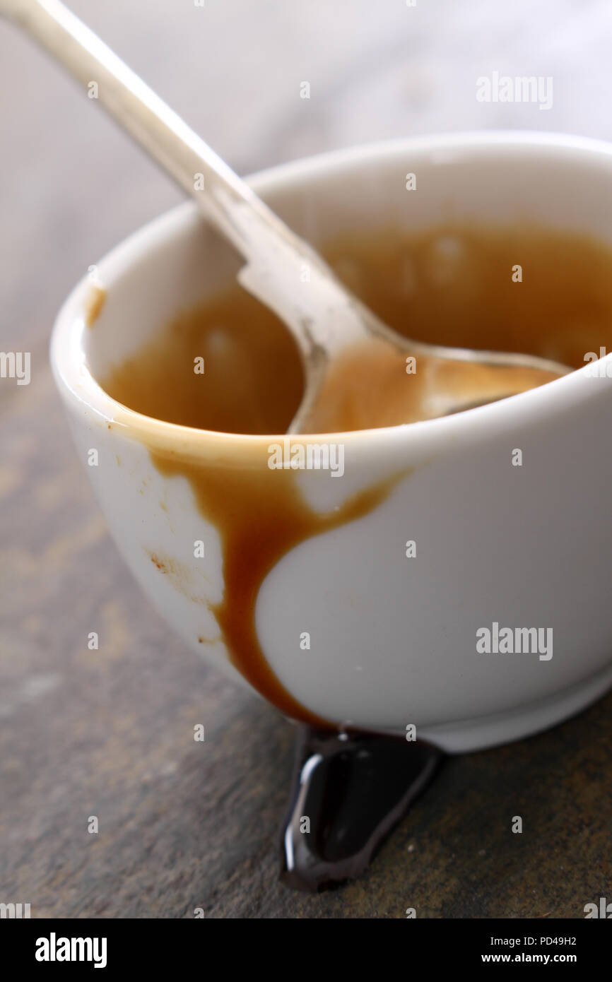 molasses treacle in dish Stock Photo - Alamy
