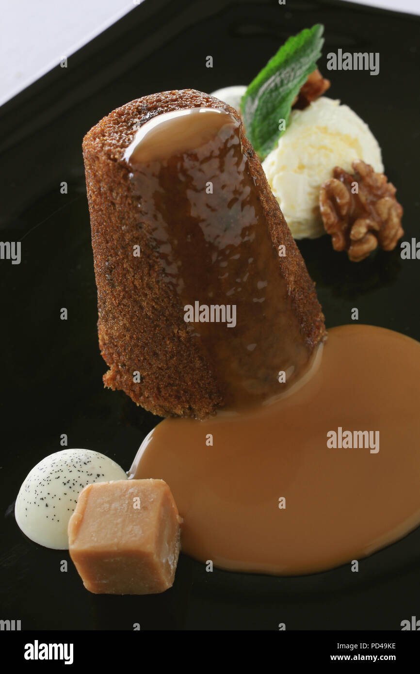 Steamed toffee sponge hi-res stock photography and images - Alamy