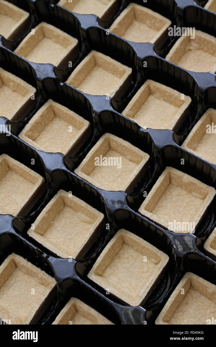 Pastry canape cases hi-res stock photography and images - Alamy