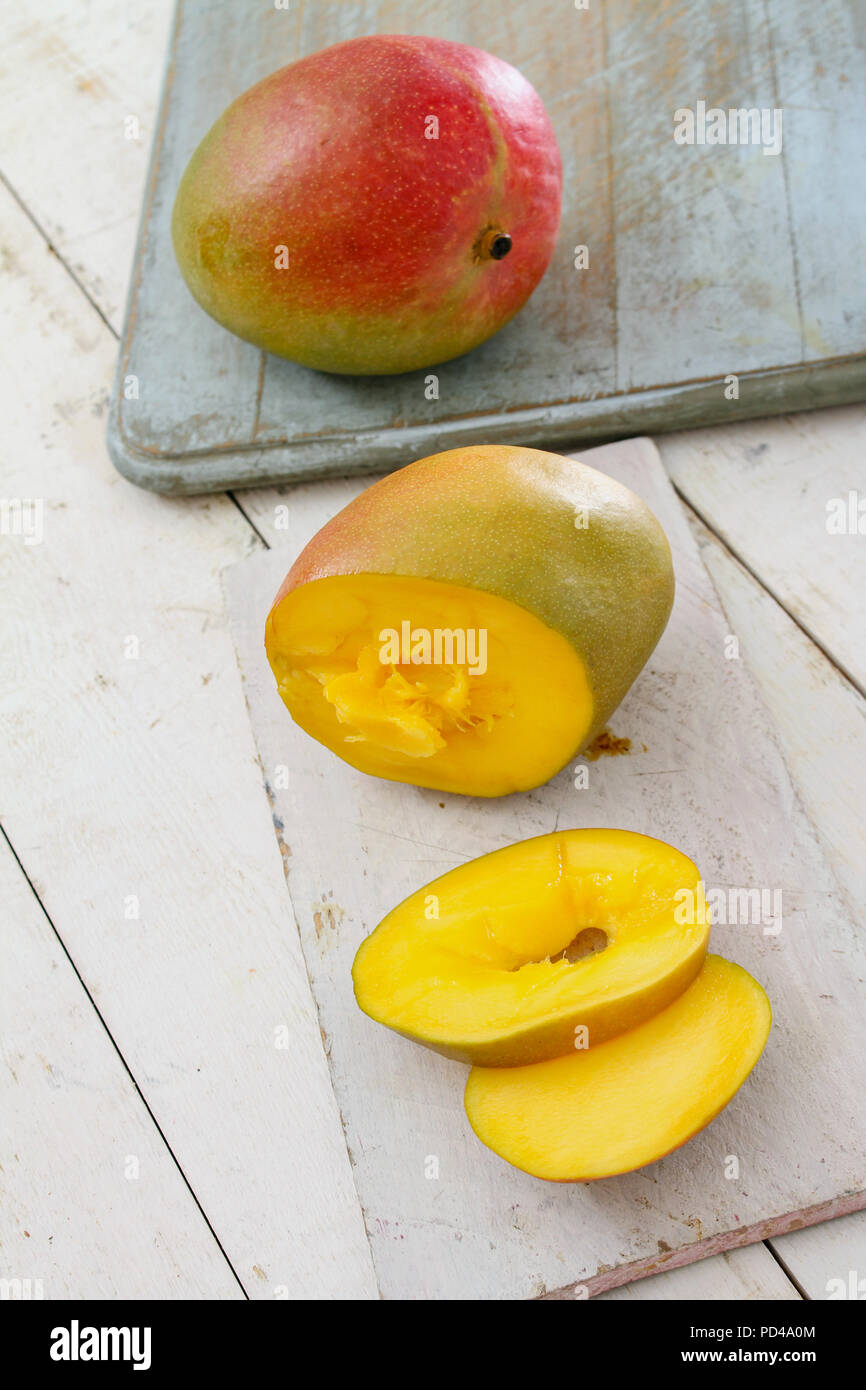 preparing fresh mango Stock Photo - Alamy