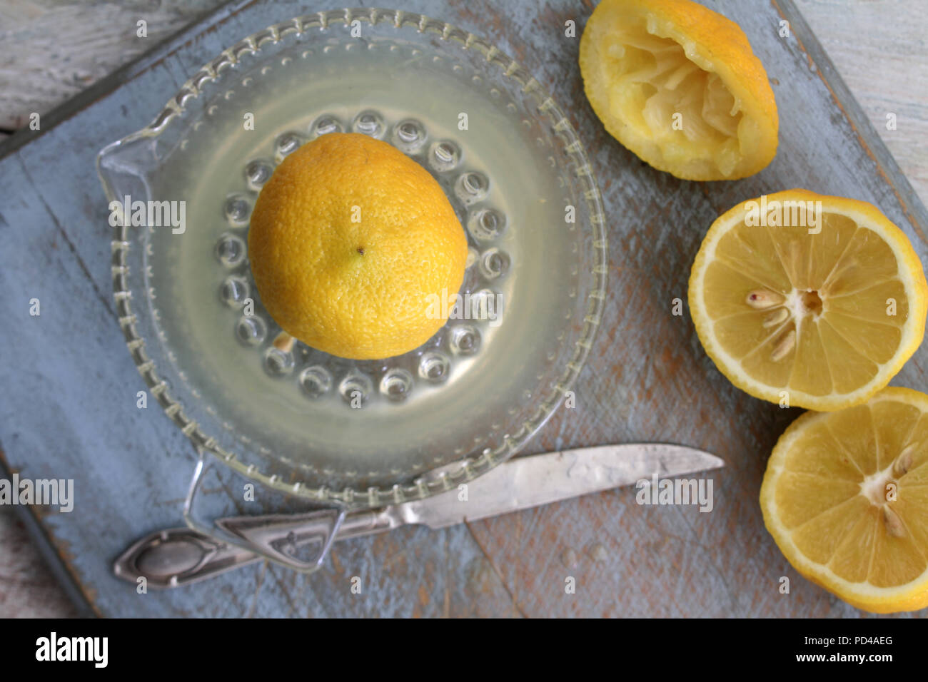preparing fresh lemons Stock Photo - Alamy