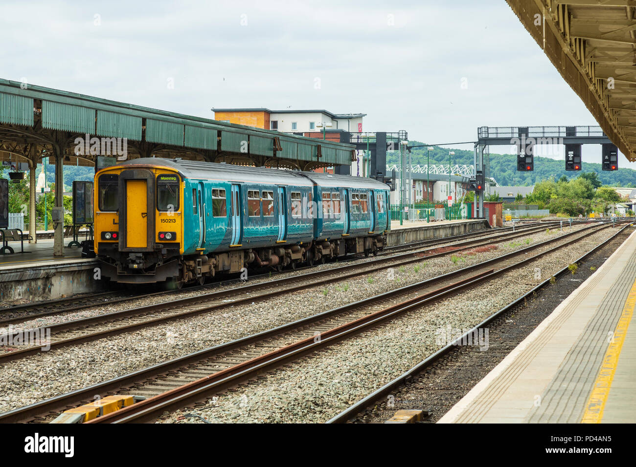 Arriva Trains Wales Class 150 unit, 150213, at Cardiff Central Station ...