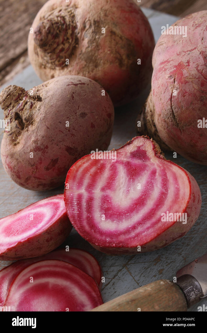 preparing fresh beetroot Stock Photo - Alamy