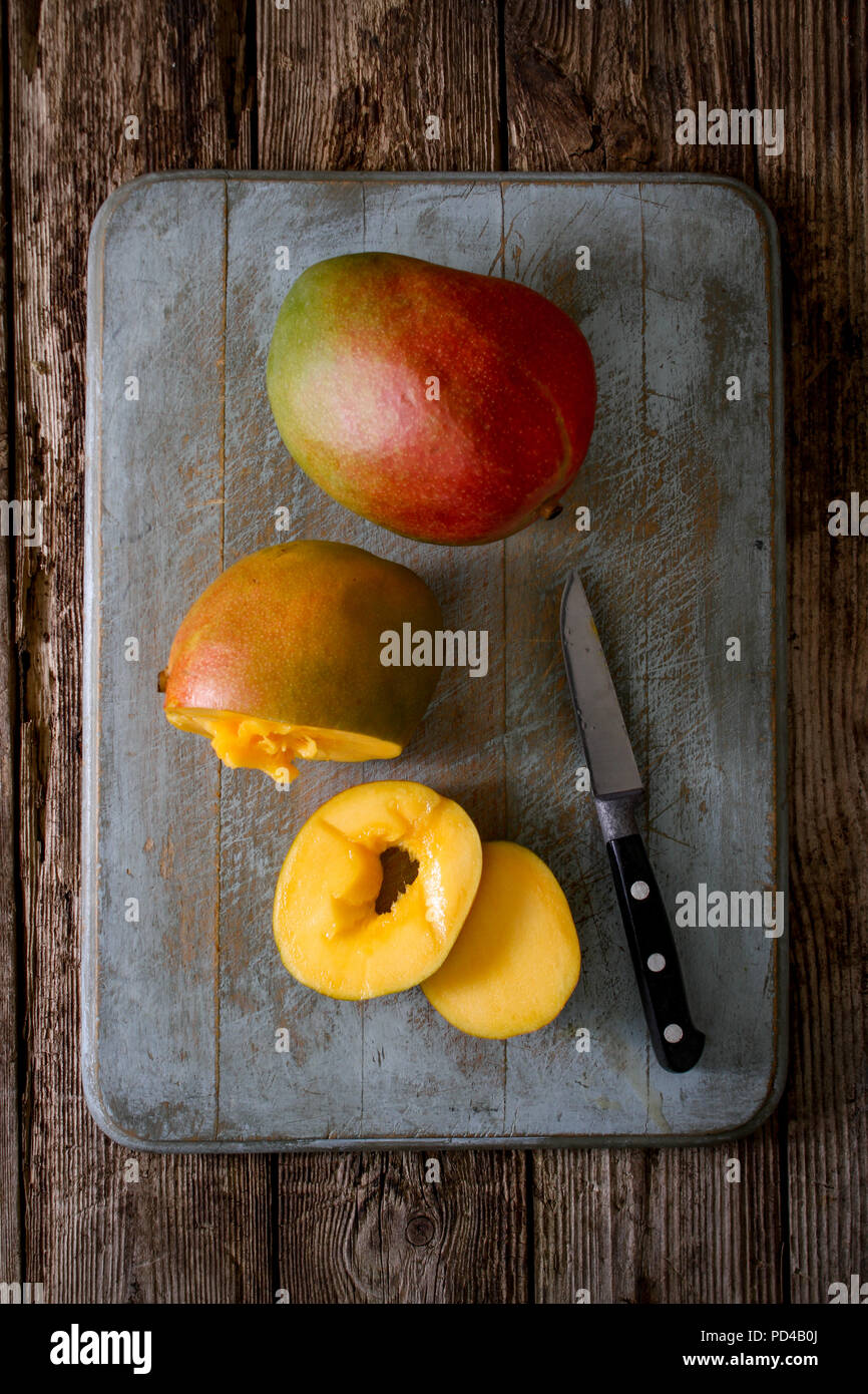 preparing fresh mango Stock Photo - Alamy