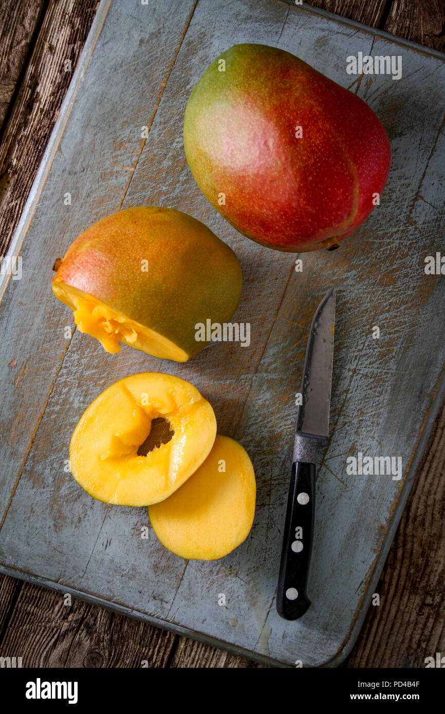 preparing fresh mango Stock Photo - Alamy