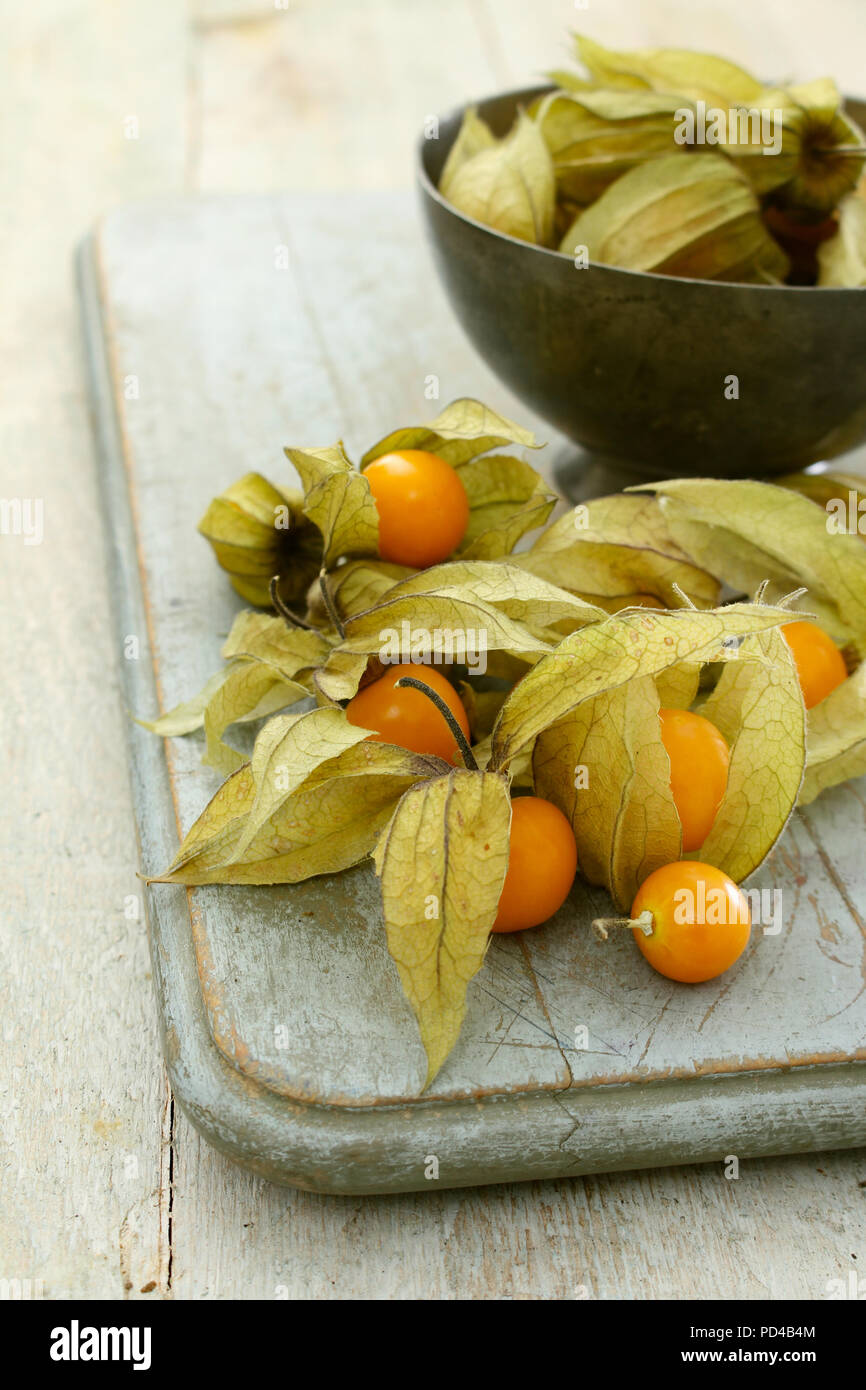 fresh fruit physalis Stock Photo - Alamy