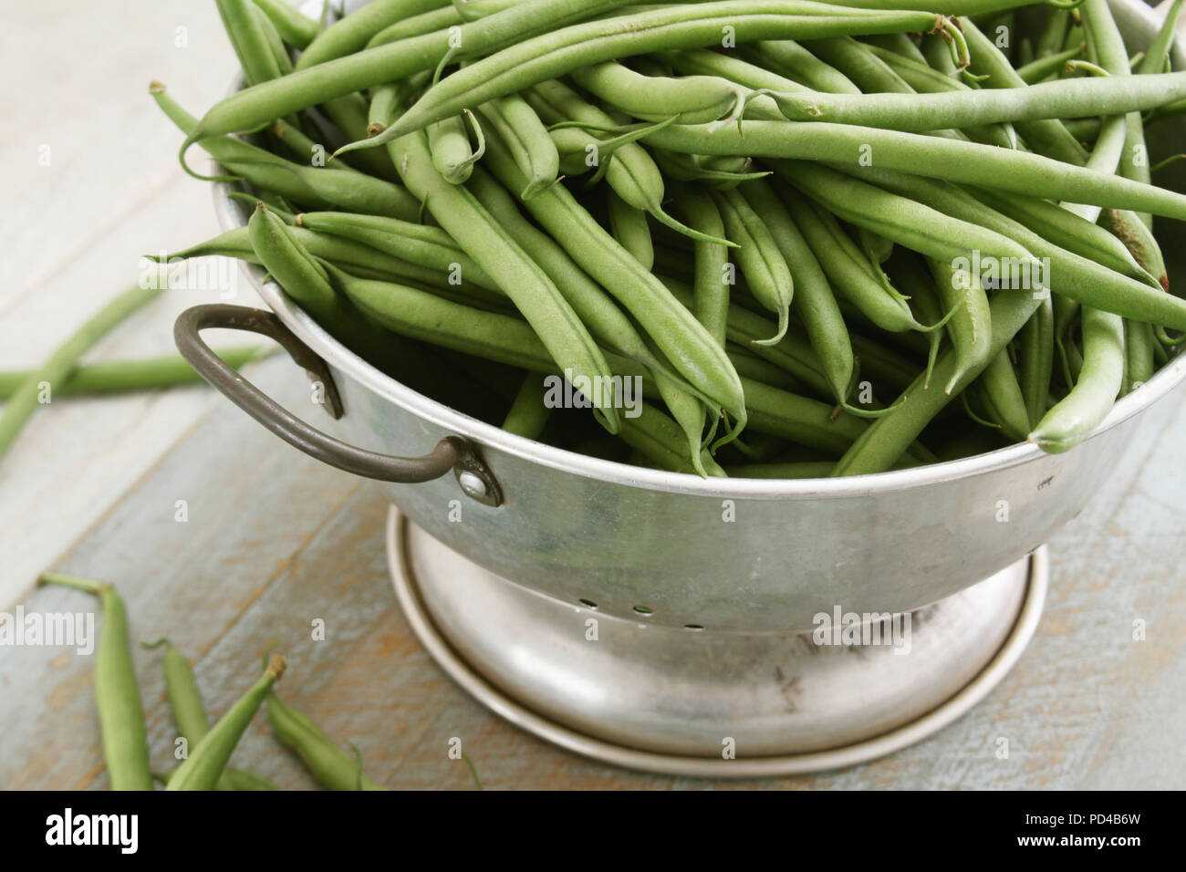 preparing fine green beans Stock Photo - Alamy