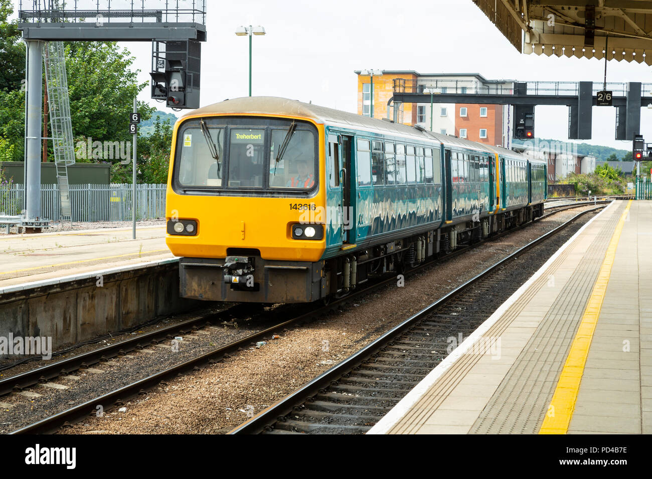 Class 143 diesel multiple unit (DMU) 143616 operated by Arriva, at ...
