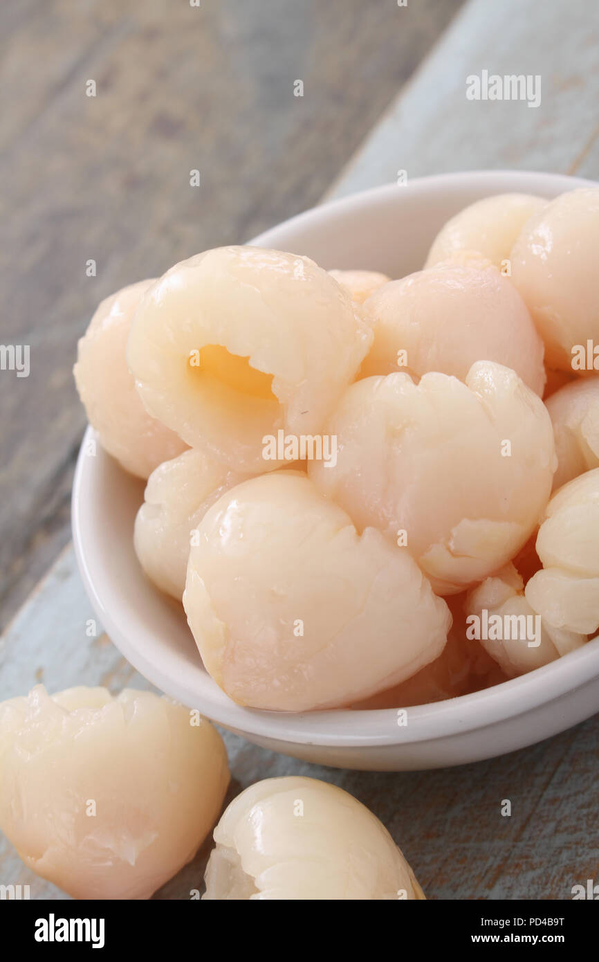 Tinned lychee fruit hi-res stock photography and images - Alamy