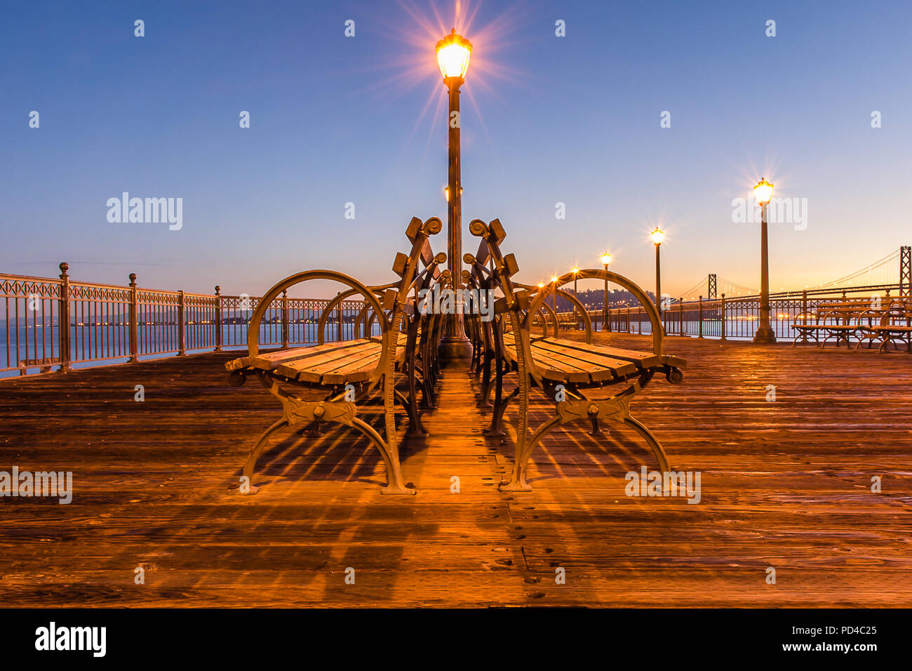 Pier 7 hi-res stock photography and images - Alamy