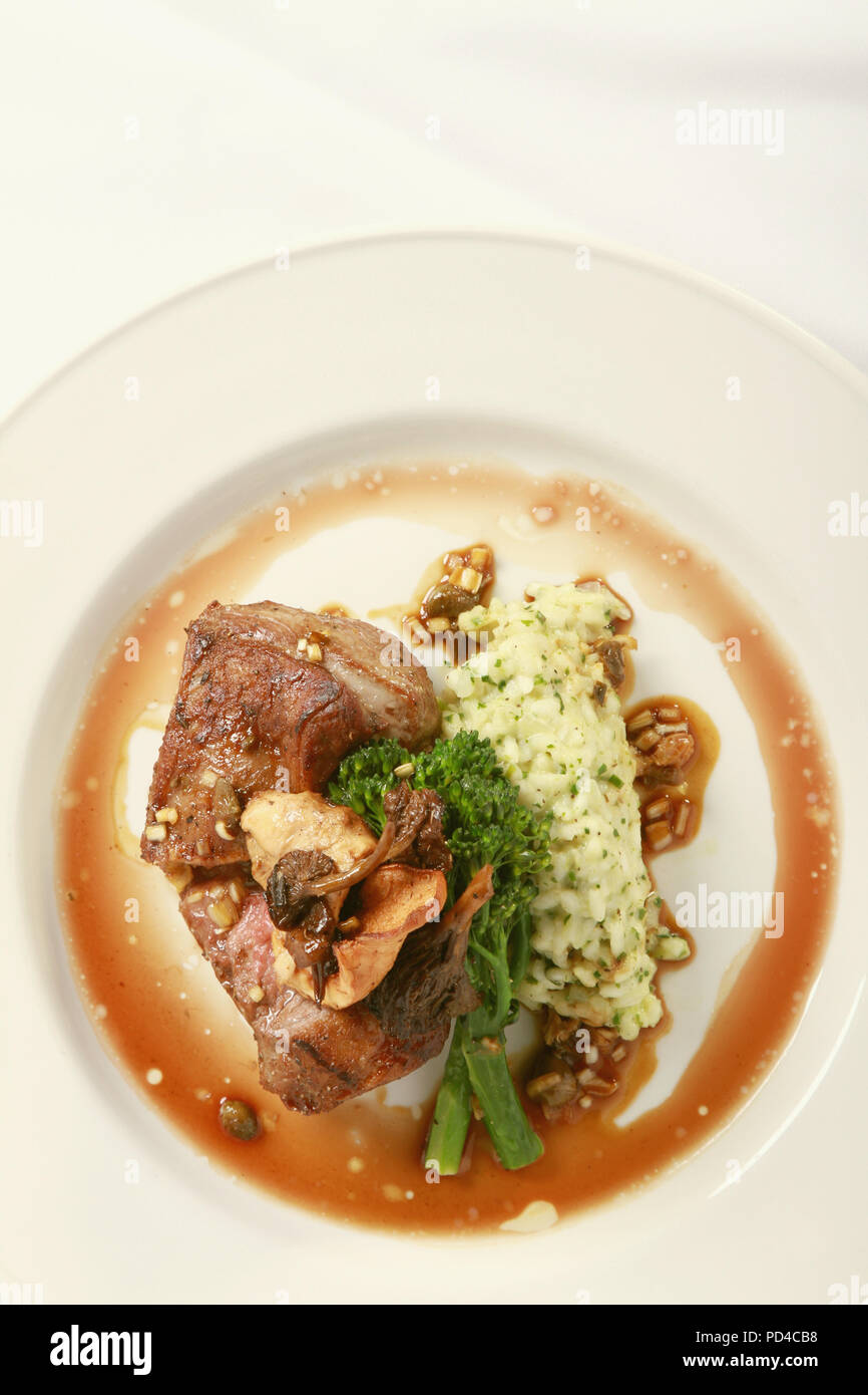 Plated lamb main hi-res stock photography and images - Alamy