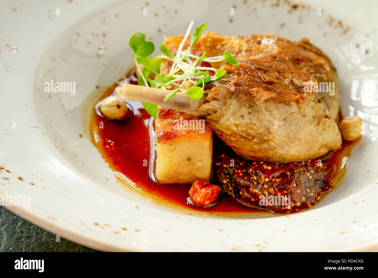 Duck plated meal hi-res stock photography and images - Alamy
