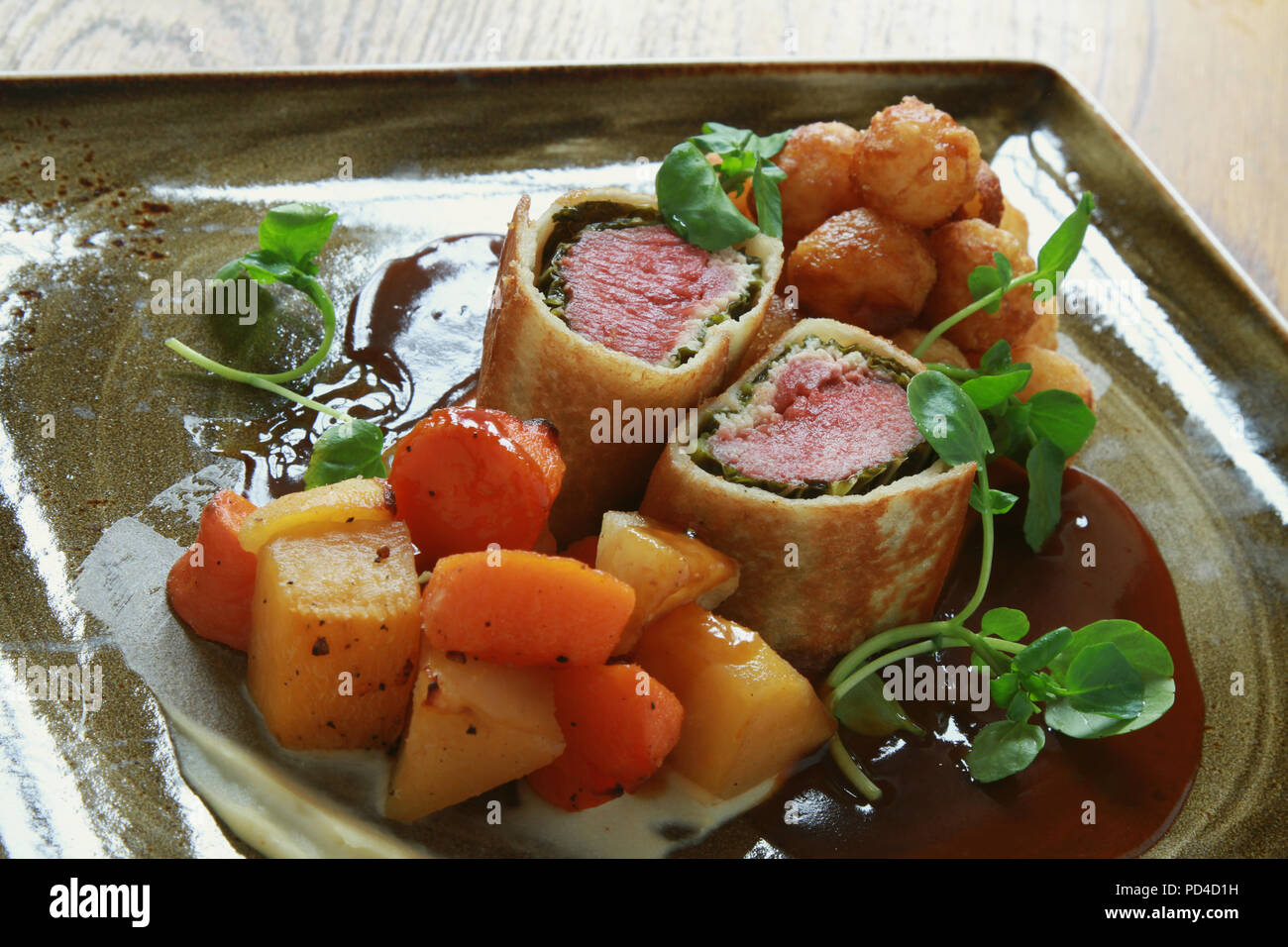 Plated lamb main hi-res stock photography and images - Alamy