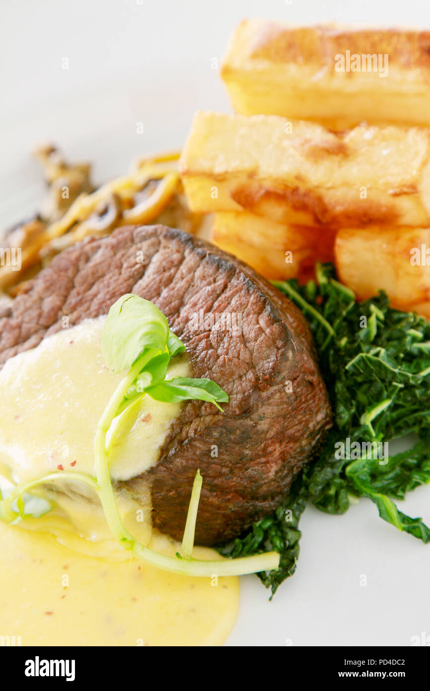 Fillet steak meal hi-res stock photography and images - Alamy