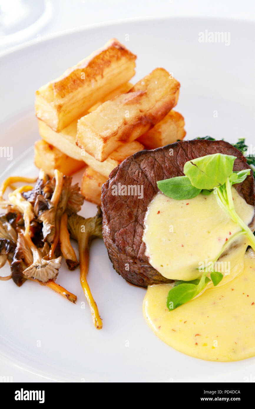 plated fillet steak meal Stock Photo - Alamy