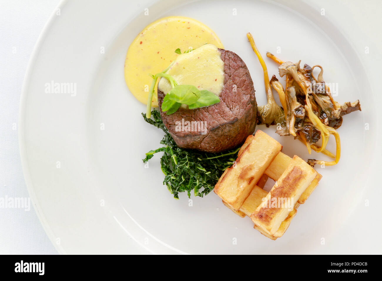 plated fillet steak meal Stock Photo - Alamy