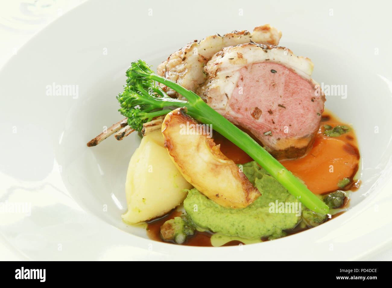 Plated lamb main hi-res stock photography and images - Alamy