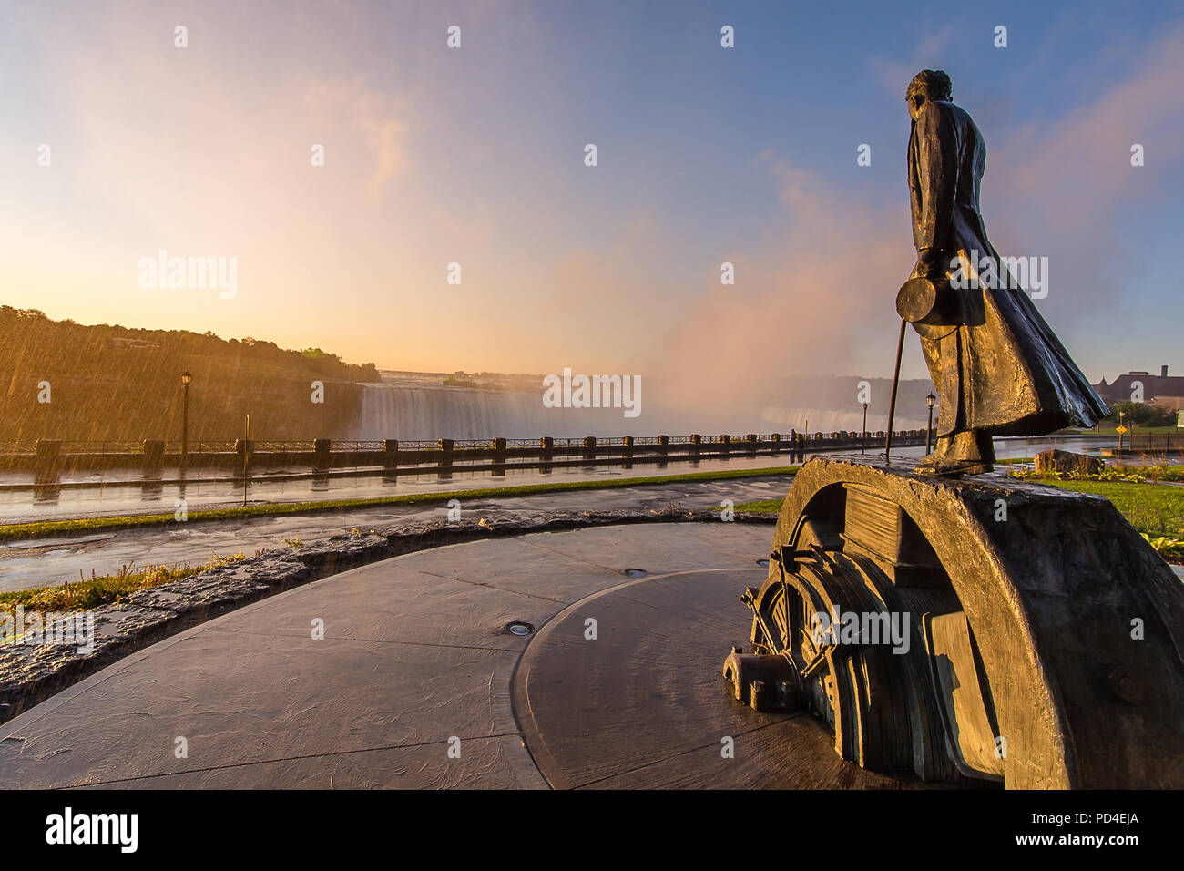 Nikola Tesla Statue Stock Photo - Alamy