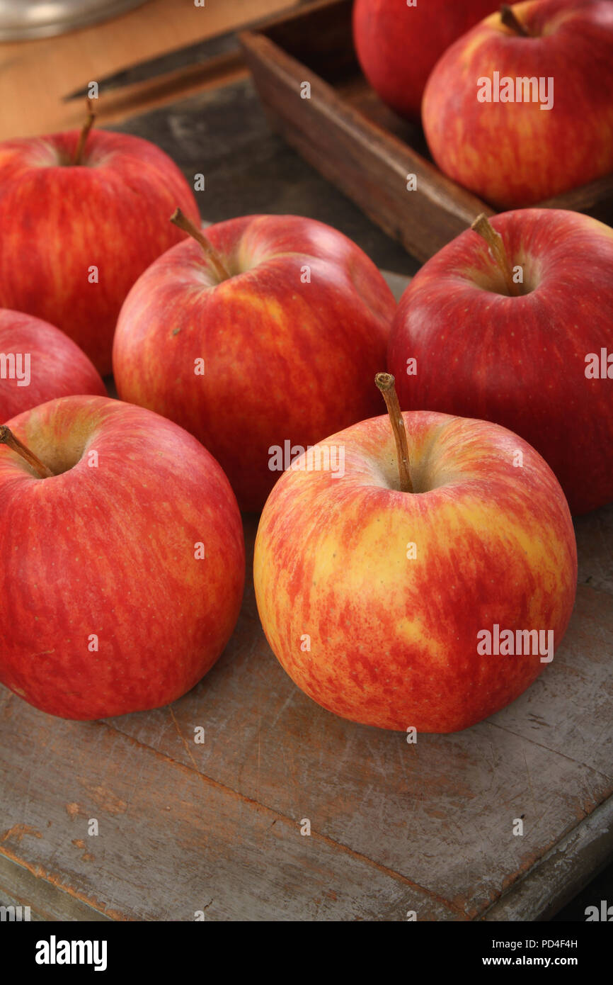 preparing fresh apples Stock Photo - Alamy