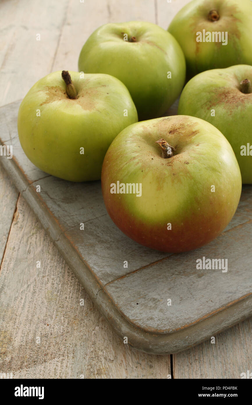 preparing fresh apples Stock Photo - Alamy