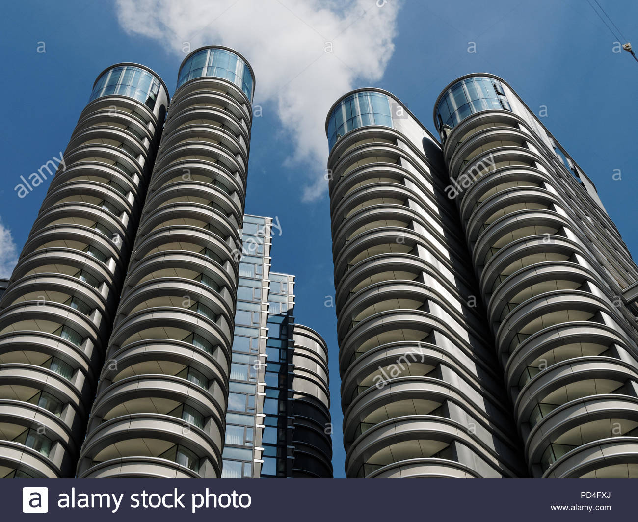 High Rise Flats Balcony Uk Stock Photos & High Rise Flats Balcony Uk ...