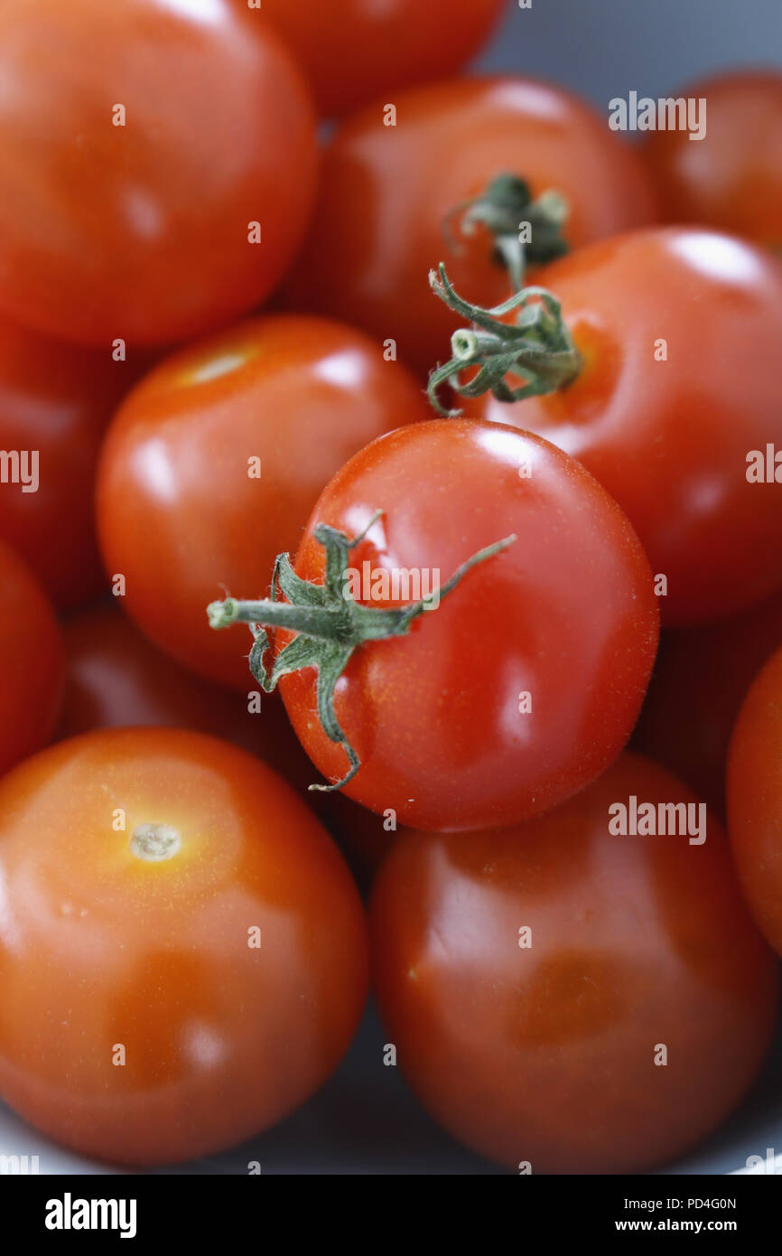 fresh ripe tomatoes Stock Photo - Alamy