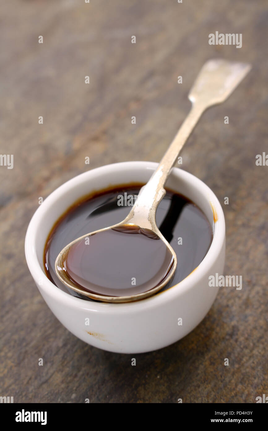 molasses treacle in dish Stock Photo - Alamy