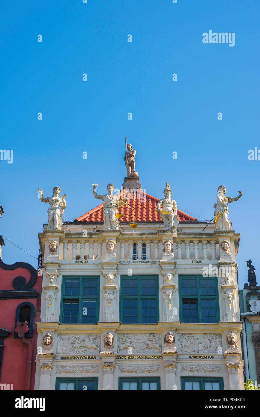 Statues sculptures hi-res stock photography and images - Alamy
