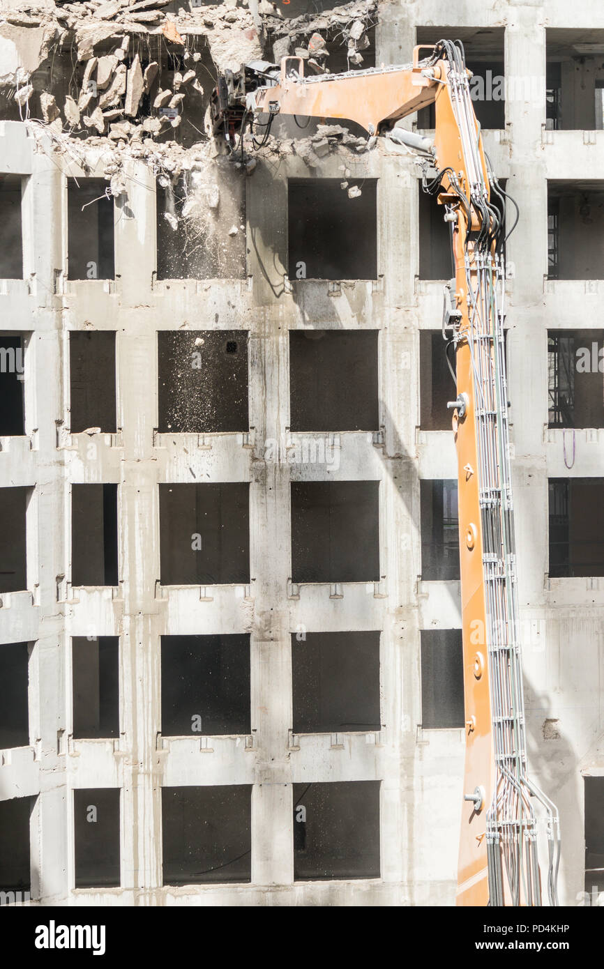 Demolition site of a building Stock Photo - Alamy