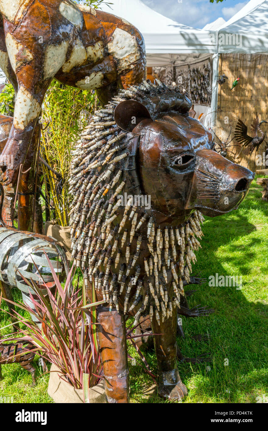 Incredibly realistic animal sculptures made from reclaimed metal and ...