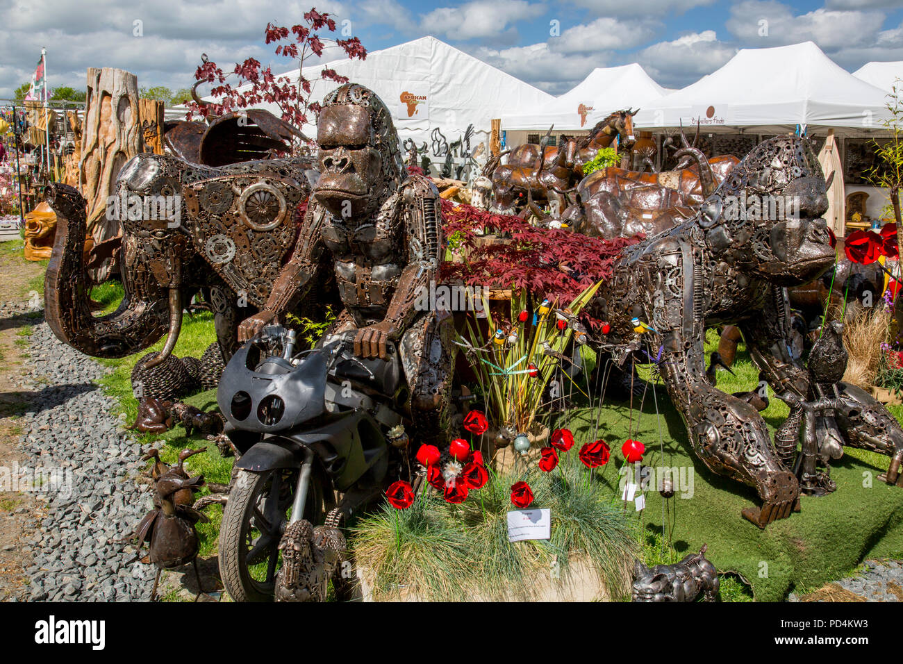 Incredibly realistic animal sculptures made from reclaimed metal and ...