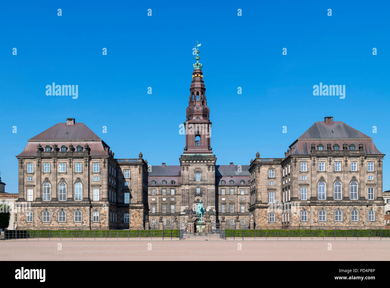 Rear of Christiansborg Slot (Christiansborg Palace), home to the Danish ...