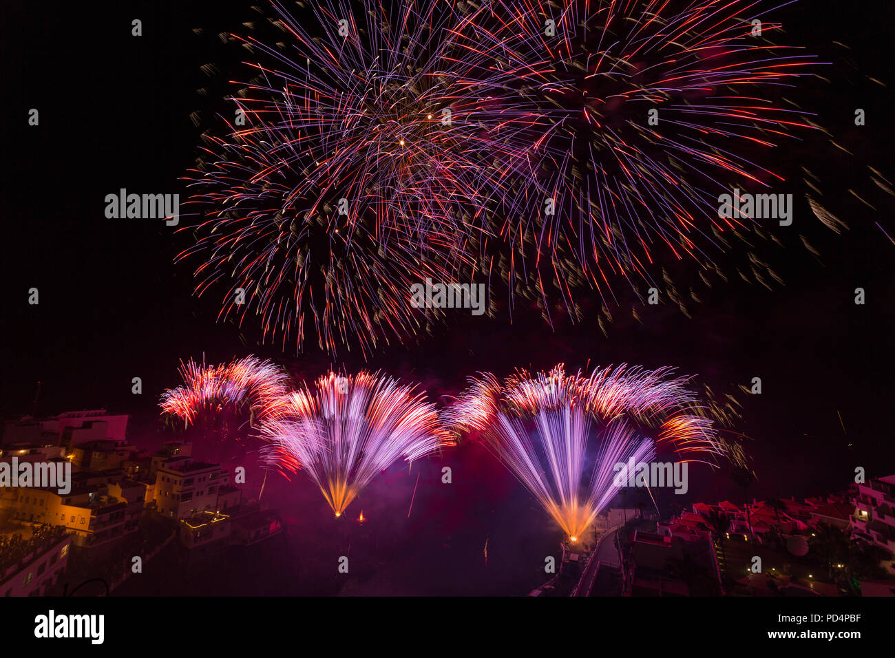 Firework displays hi-res stock photography and images - Alamy