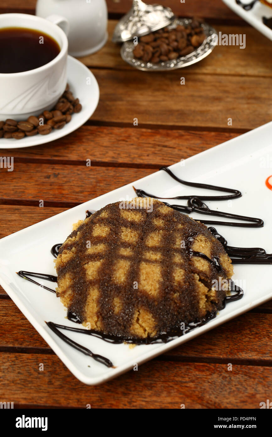 Traditional Turkish semolina halva - irmik helvasi Stock Photo - Alamy