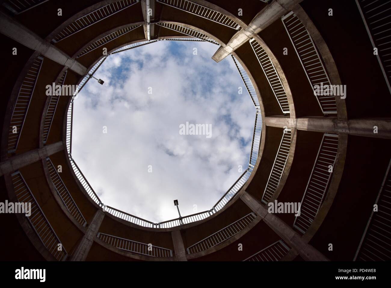 Looking up architecture hi-res stock photography and images - Alamy