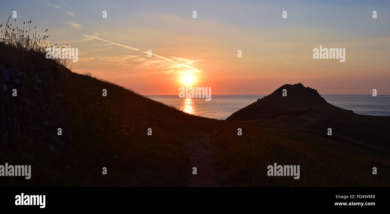 Siloutte sunset hi-res stock photography and images - Alamy