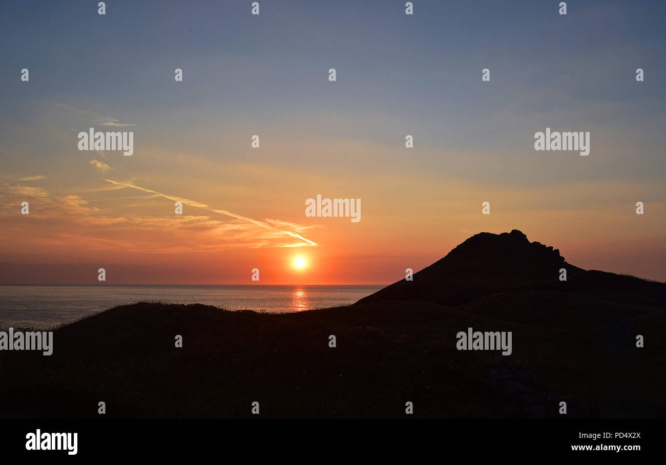 Siloutte sunset hi-res stock photography and images - Alamy