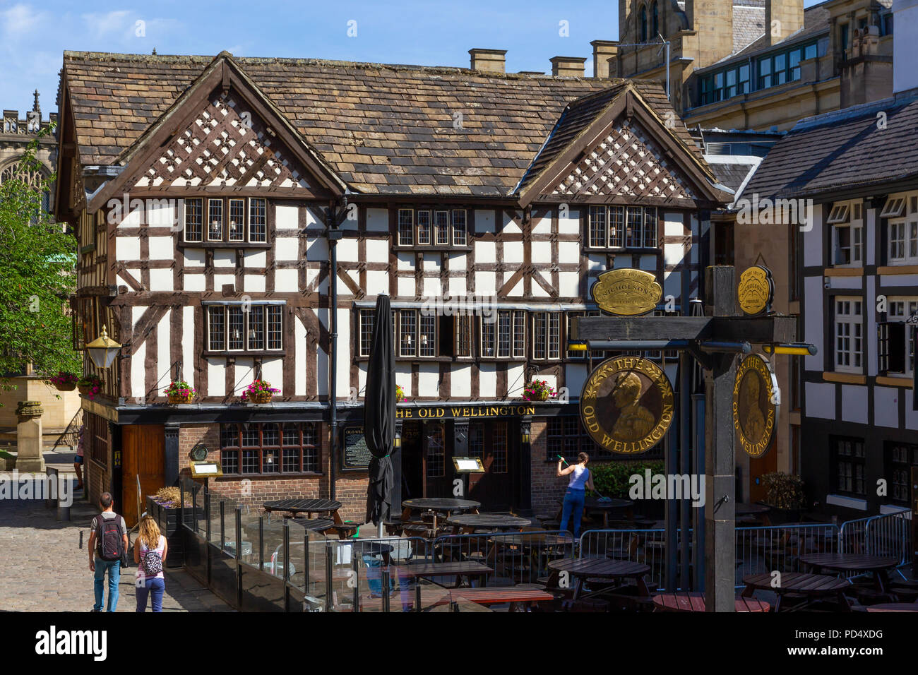 Shambles Square in Manchester. Home of Sinclairs Oyster Bar and The Old ...