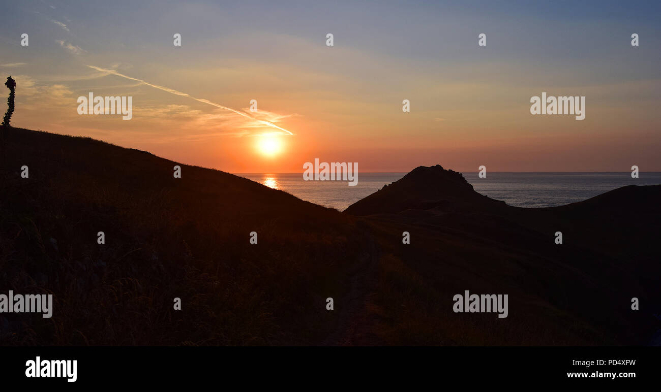 Siloutte sunset hi-res stock photography and images - Alamy