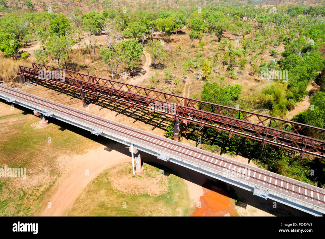 Concrete railway bridges hi-res stock photography and images - Alamy