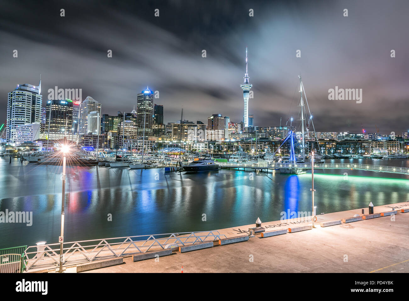Viaduct harbour island hi-res stock photography and images - Alamy