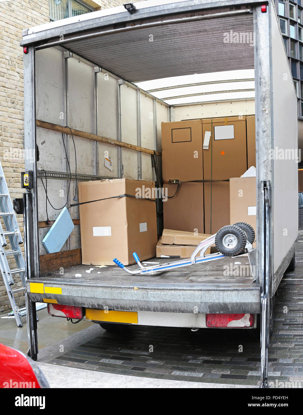 Shipping goods hi-res stock photography and images - Alamy