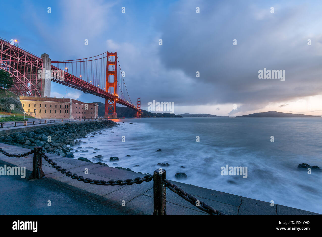 Storm the fort hi-res stock photography and images - Alamy