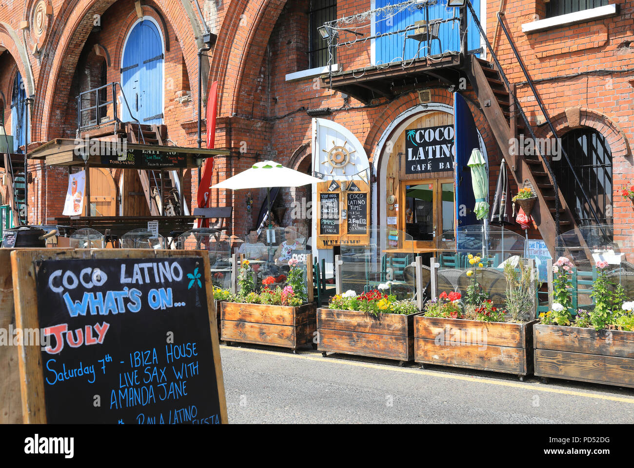 Victorian arches hi-res stock photography and images - Alamy